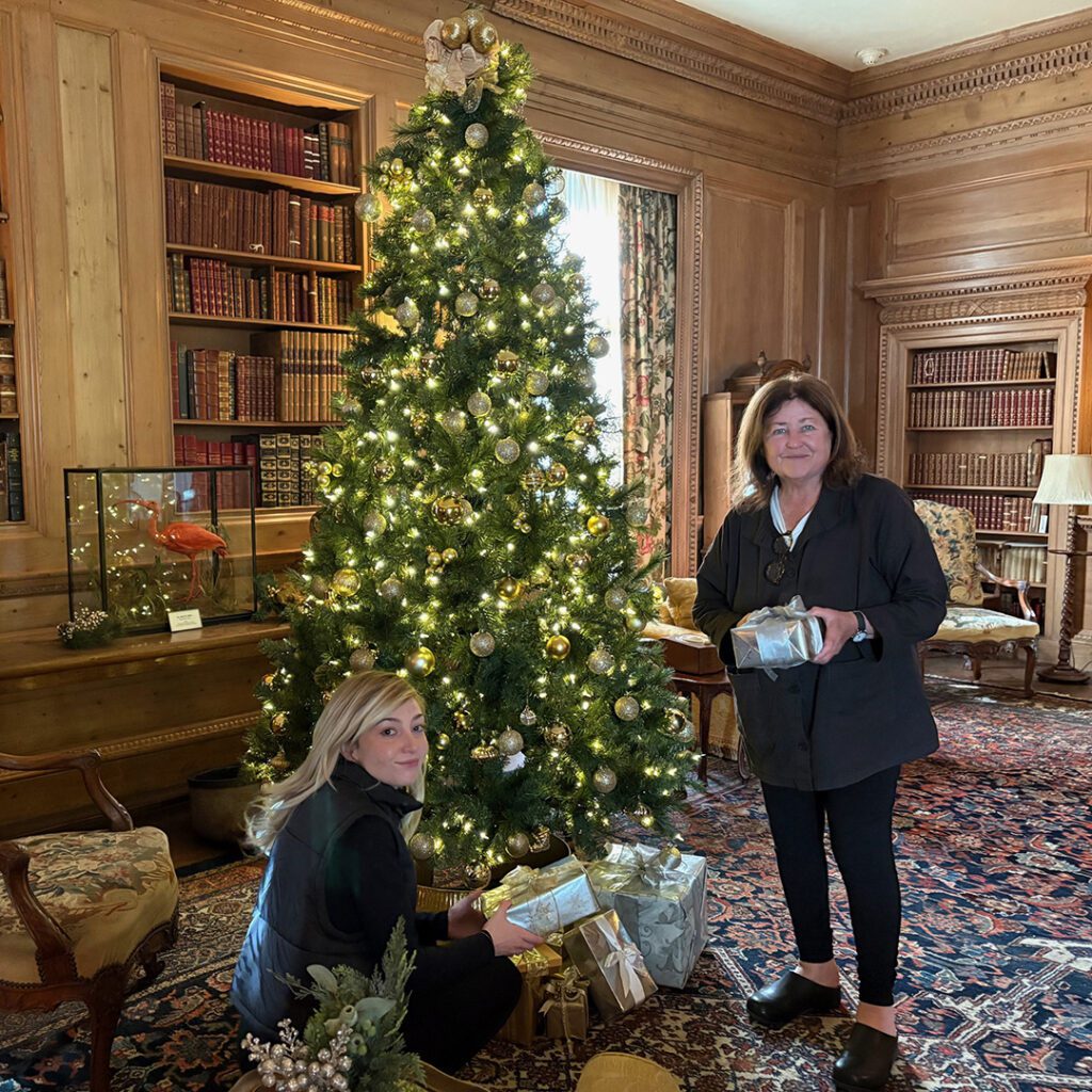 Designer Tricia Foley Decorates Mansion Gesture Drawing with Wendy ...